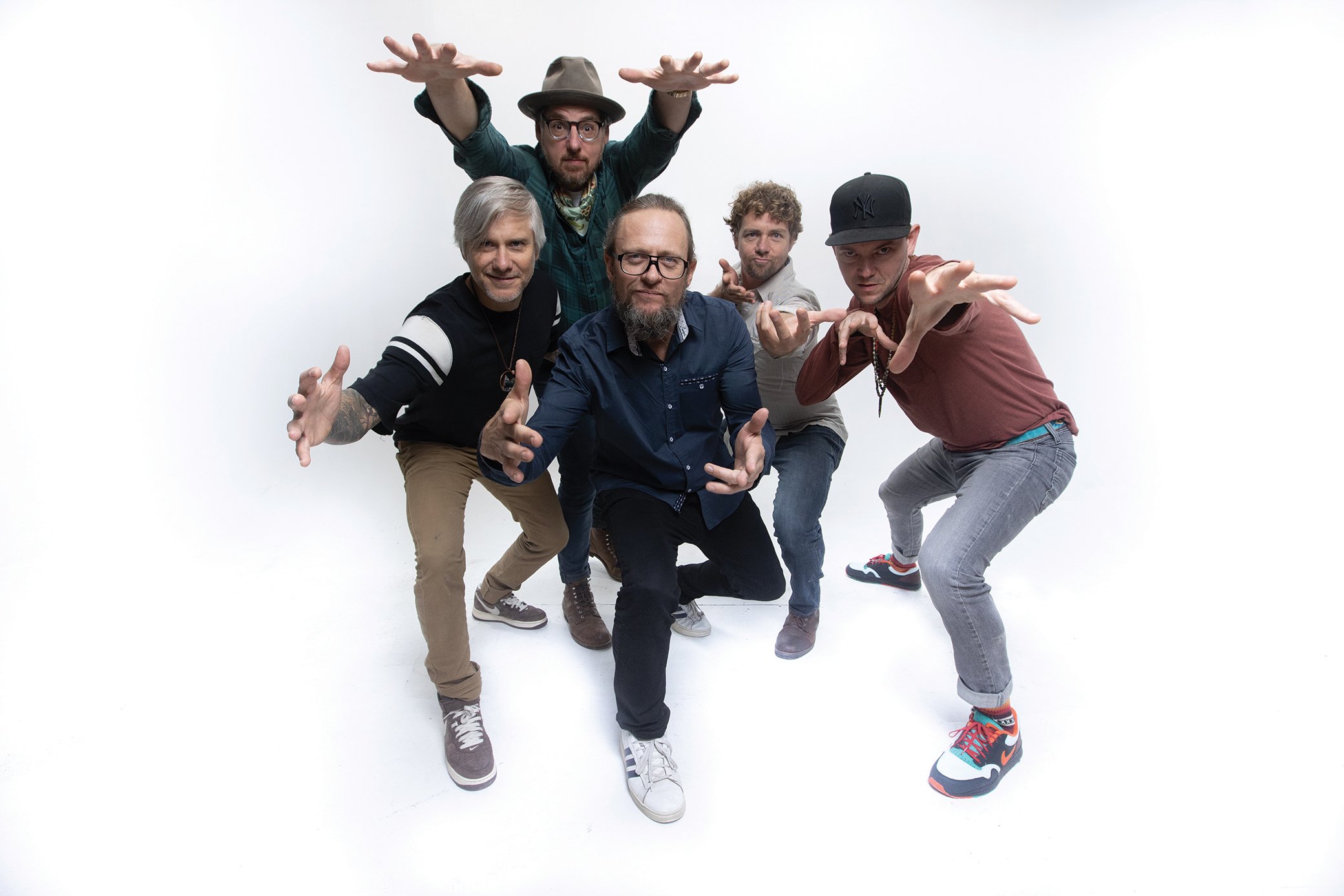 The Infamous Stringdusters Release New Album: A Tribute to Flatt & Scruggs